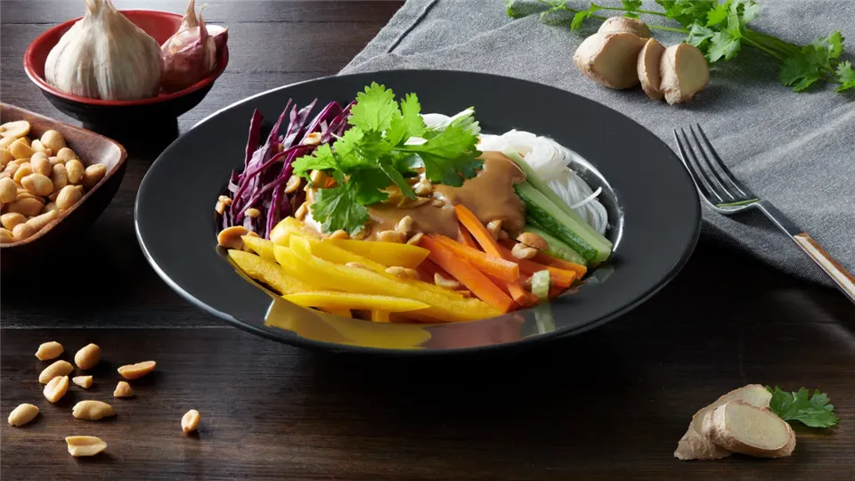 Spring rolls salad - przepis • Kuchnia Lidla